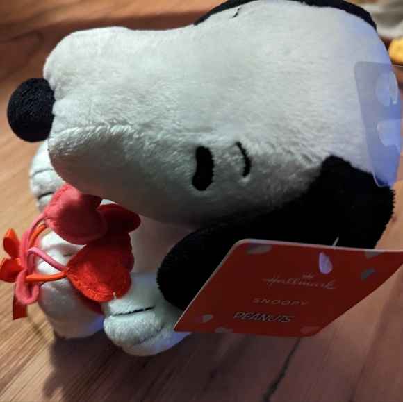 Hallmark | Toys | Hallmark Plush Snoopy Valentine Pink Red Heart ...